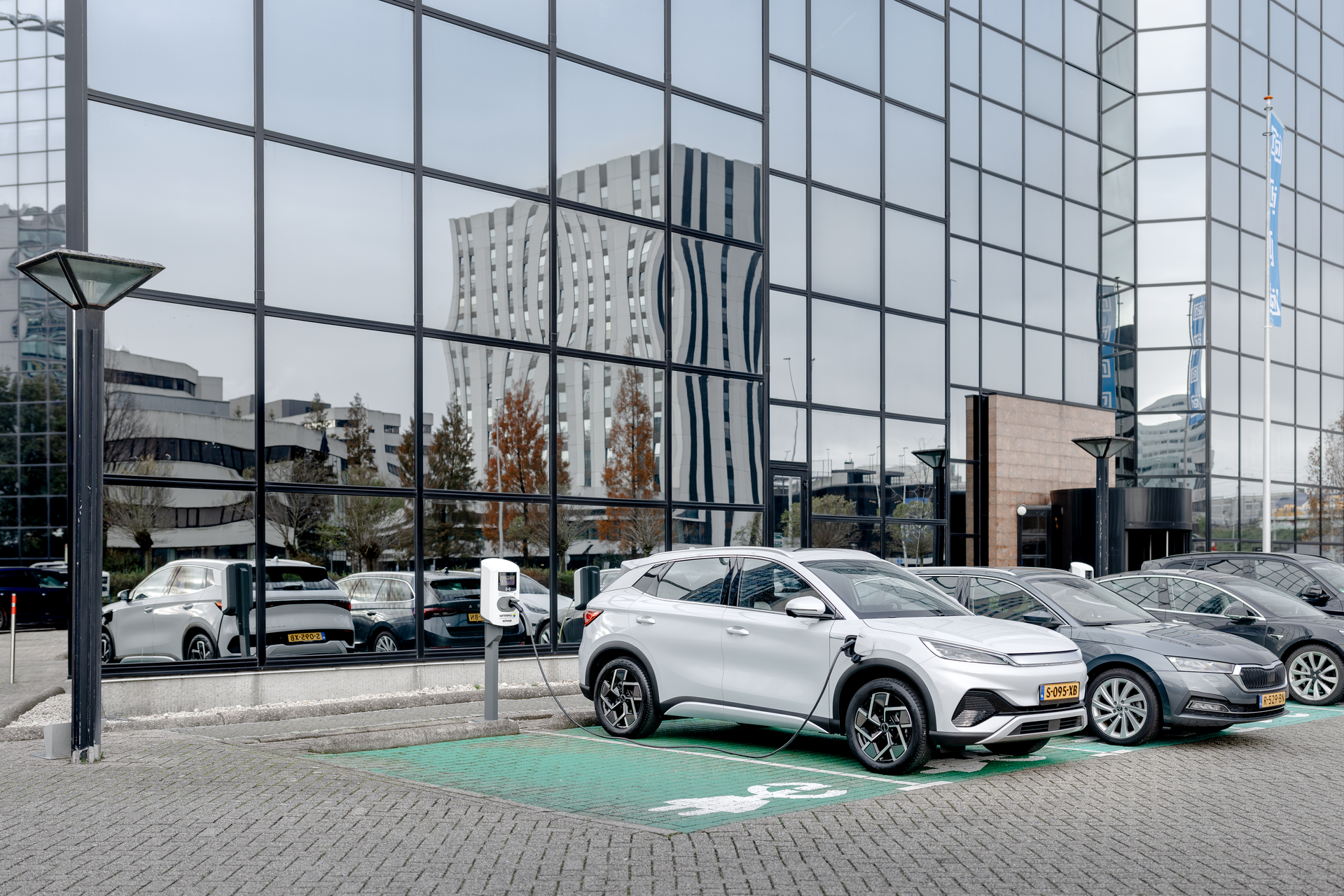 De voordelen van zakelijke laadpalen | Vattenfall InCharge